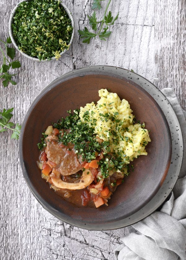 Osso buco med safranrisotto og gremolata - opskrift
