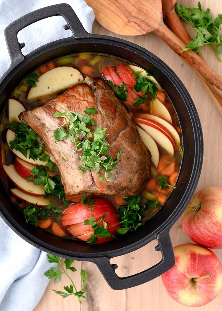 braiseret svinenakke - opskrift på lækker dansk vinter simreret