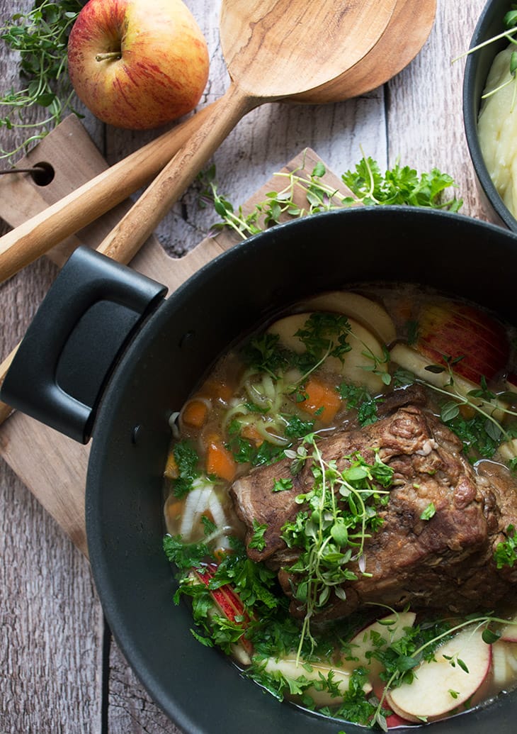 braiseret svinenakke - opskrift på lækker dansk vinter simreret