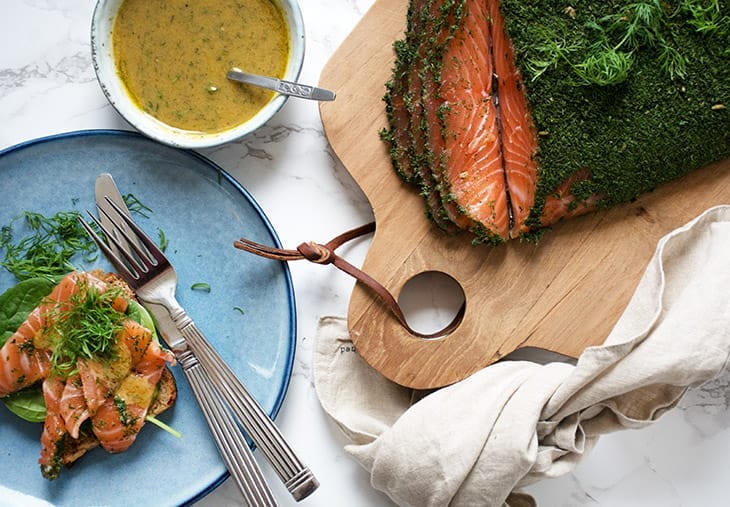 Gravad laks med rævesauce - Skøn opskrift perfekt til forret jul og påske