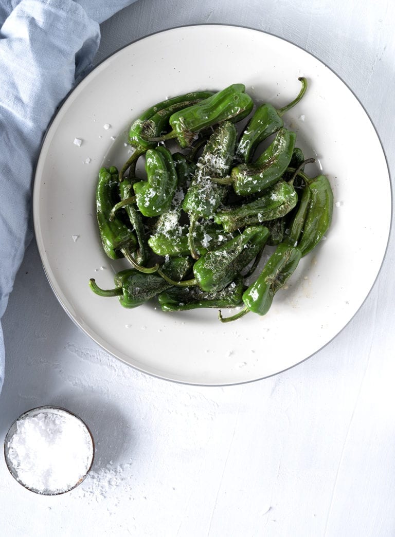 Grillede Padron - få opskrift med de chili peber padrons
