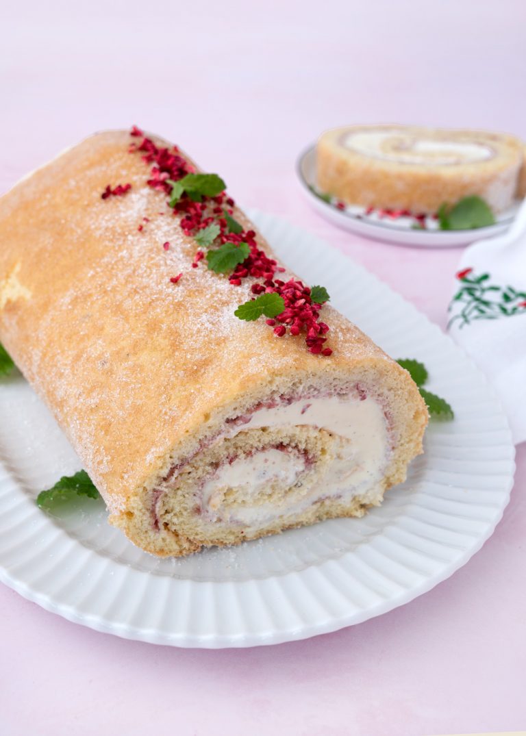 Isroulade med vaniljeis - klassisk opskrift på roulade med is