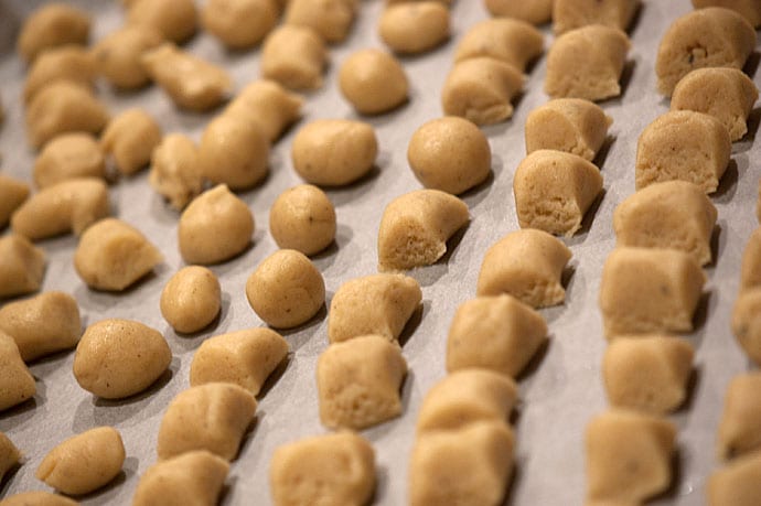 Pebernødder - julens bedste og nemmeste opskrift